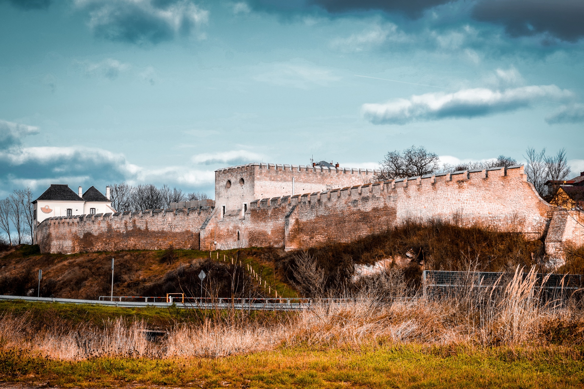 Szydłów - miasto z murami obronnymi. Co zobaczyć i zwiedzić? - Turysta.org