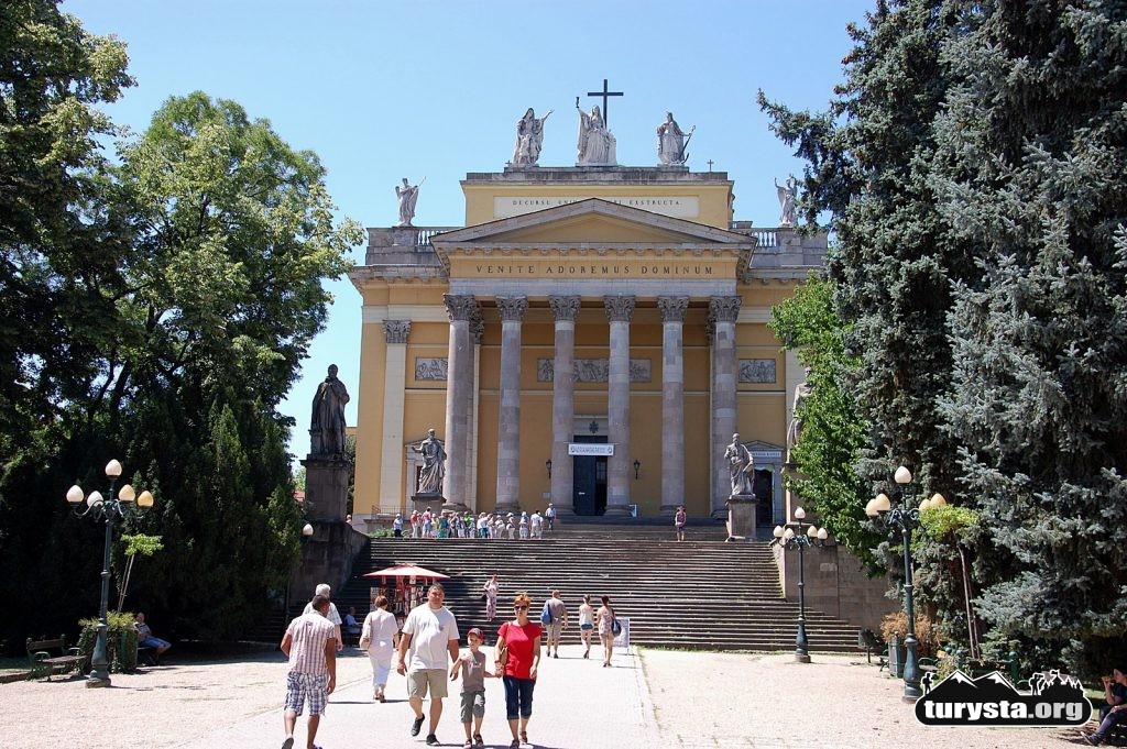 Eger - węgierskie miasto słynące z wina i basenów termalnych - Turysta.org