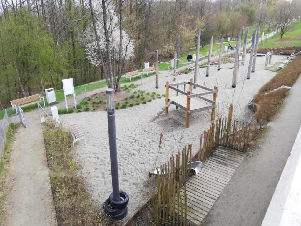 Plac zabaw w Parku Reduta w Krakowie - Turysta.org